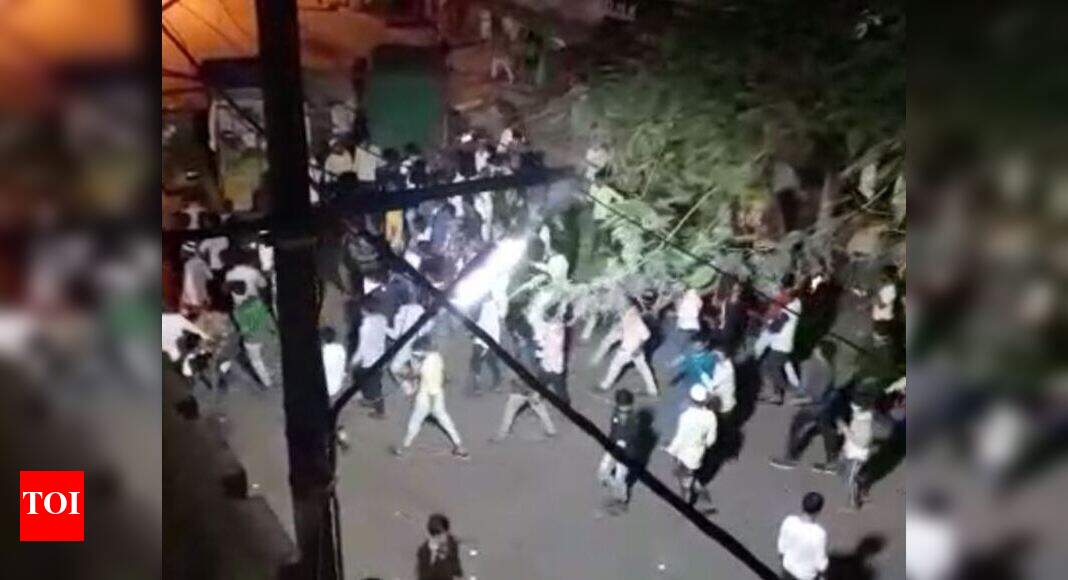 Coronavirus outbreak: Mob attacks health workers in Bengaluru ...