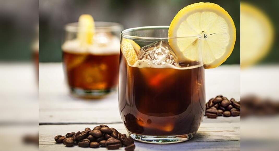 Know all the advantages if adding lemon to your cup of coffee ...