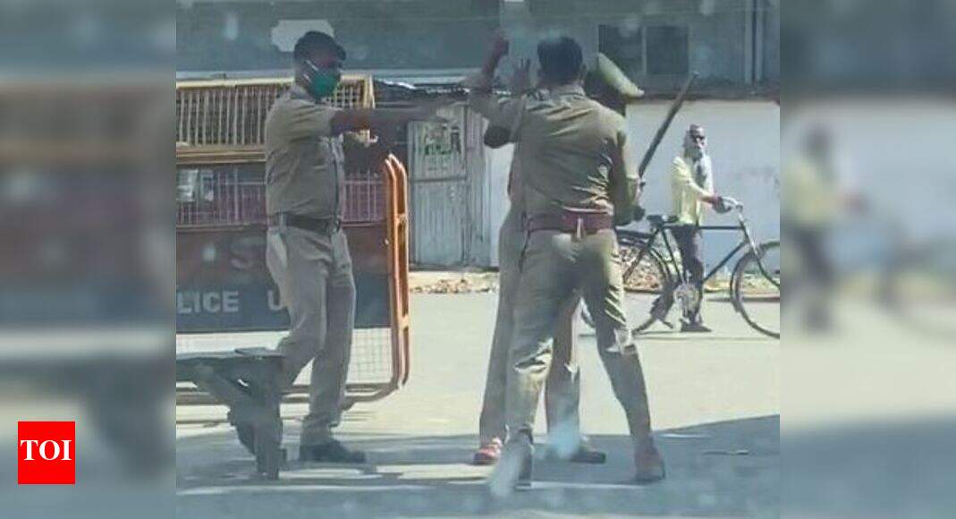 UP: Head constable hits senior sub-inspector with baton, suspended ...