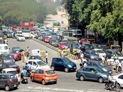 Bangalore Traffic: Rare sighting in Bengaluru; Traffic jams | Bengaluru ...