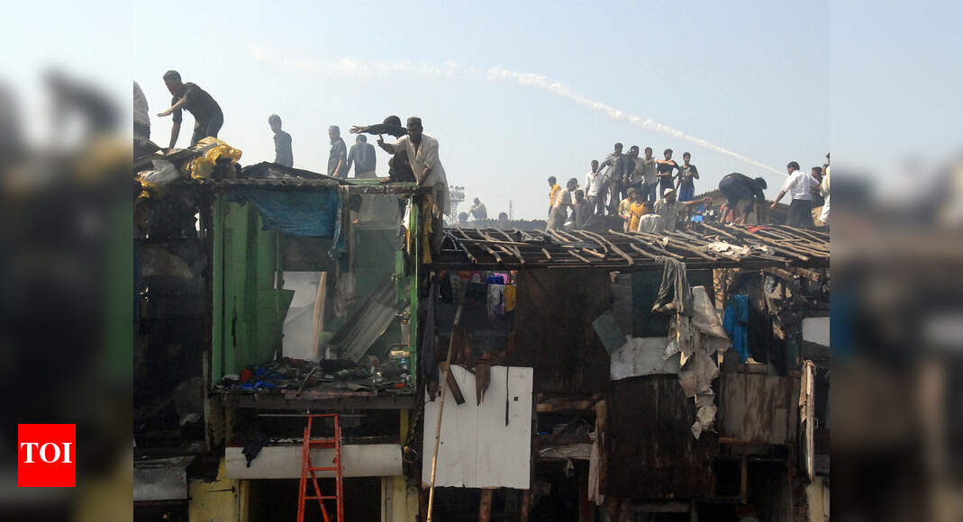 Don’t let Shastri Nagar slum workers into airport, AAI told | Mumbai ...