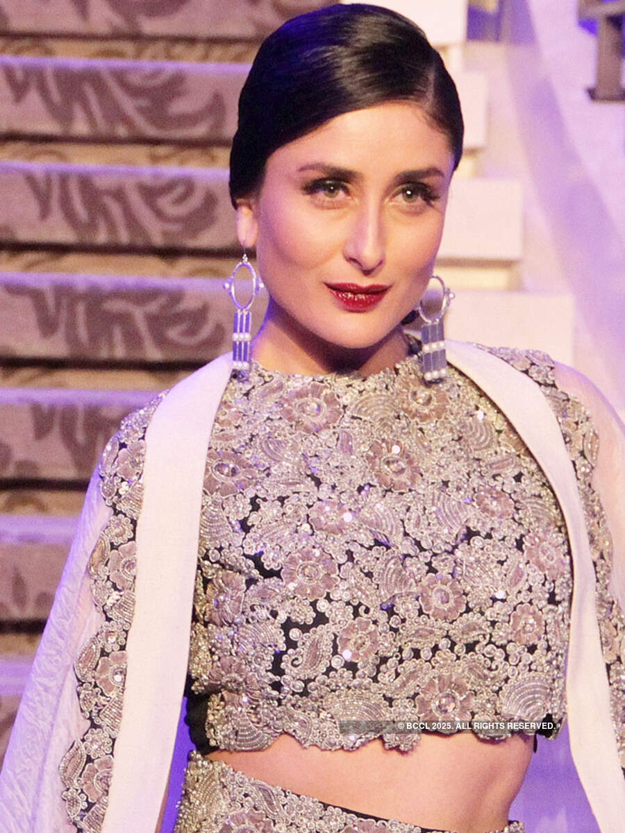 Kareena rocks thigh-high style | Times of India