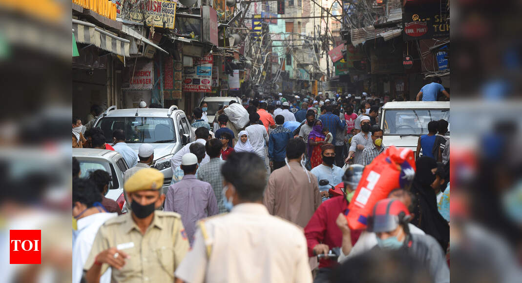 In Delhi's red zone, crowd causes big scare | Delhi News - Times of India