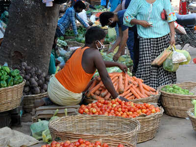 Prices of essential items stabilise as supply eases in Bihar | Patna ...