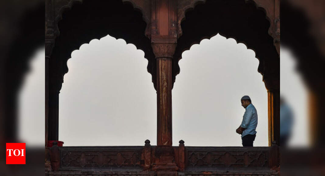 People observe Ramzan in lockdown shadow in Delhi | Delhi News - Times ...