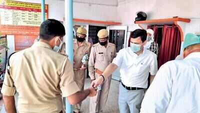 One more cop tests +ve, 5 in quarantine, Kashi tally 37 | Varanasi News ...