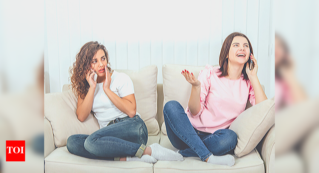 How to talk with extroverts | Tips to interact with extrovert friends ...