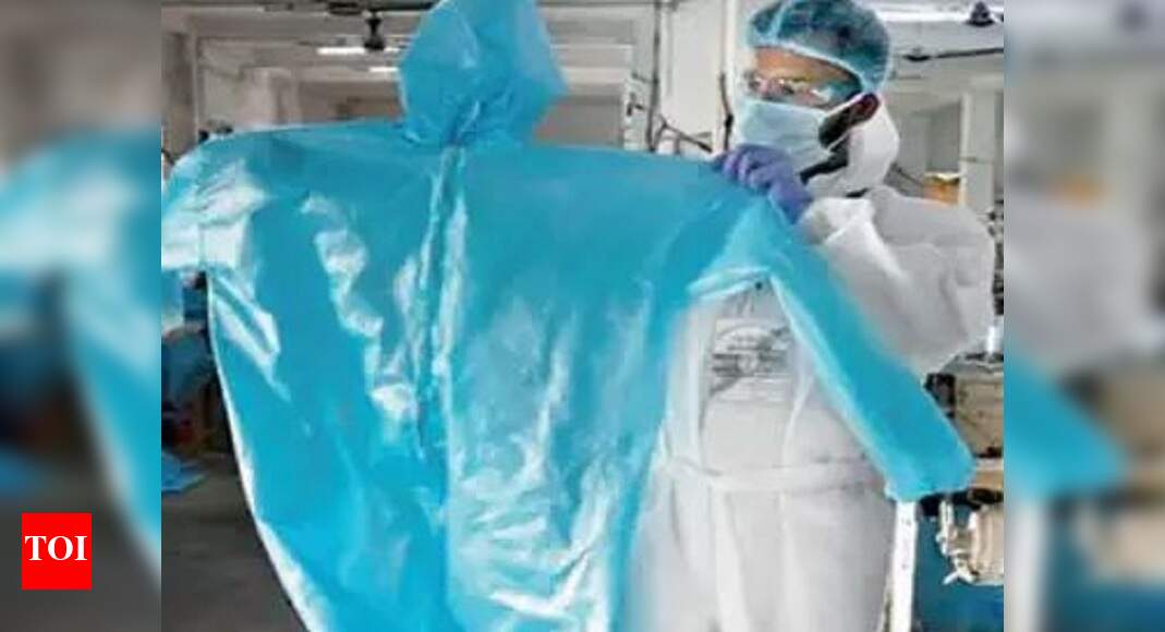 Masks, PPE kits must for cops on Covid duty in Delhi | Delhi News ...