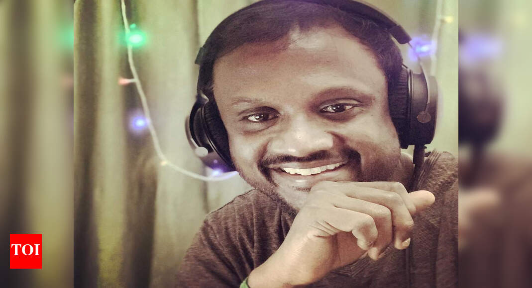 Singer Sathyan helps on stage musicians | Tamil Movie News - Times of India