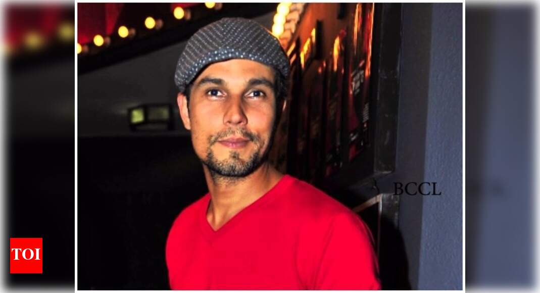 Video Alert: Randeep Hooda offers us a peek into his make-up session ...