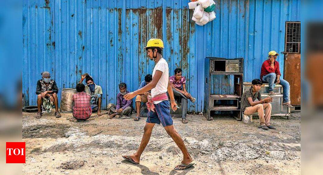 Kanpur: Migrant workers squat on road, create ruckus | Kanpur News ...