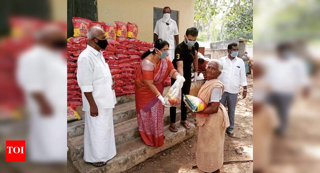 Actor Nandaa donates rice bags and groceries to villagers | Tamil Movie ...