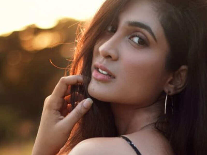 Deepti Sati’s latest pictures will drive away your lockdown blues ...