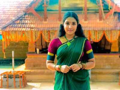 Thari fame actress Sreenithi leaves fans guessing with her throwback ...