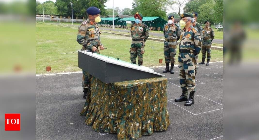 Army chief visits formations under the Eastern Command | India News ...