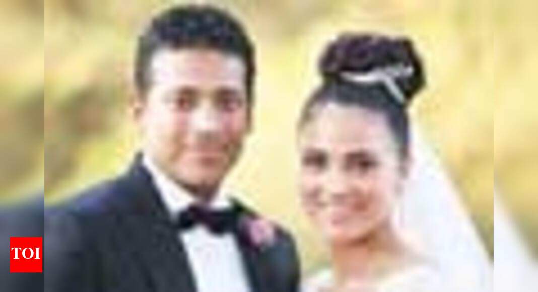 Lara-Mahesh's unusual honeymoon plans! | Hindi Movie News - Times of India
