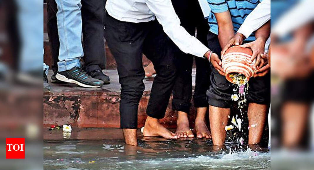 Ash immersion rituals begin at Ganga in Haridwar after over a month ...