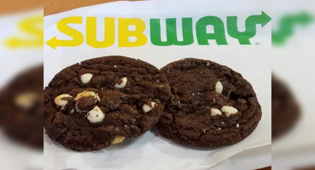 Way to make Subway style double choco-chip cookie at home - Misskyra.com