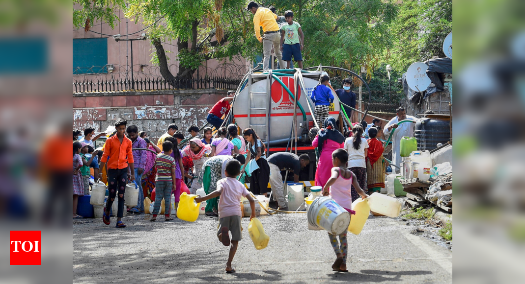 Water woes overflow: One cop with each tanker at 600 vulnerable points in Delhi | Delhi News ...