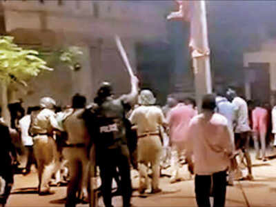 Bhainsa: Violence rocks Bhainsa, 20 held | Hyderabad News - Times of India