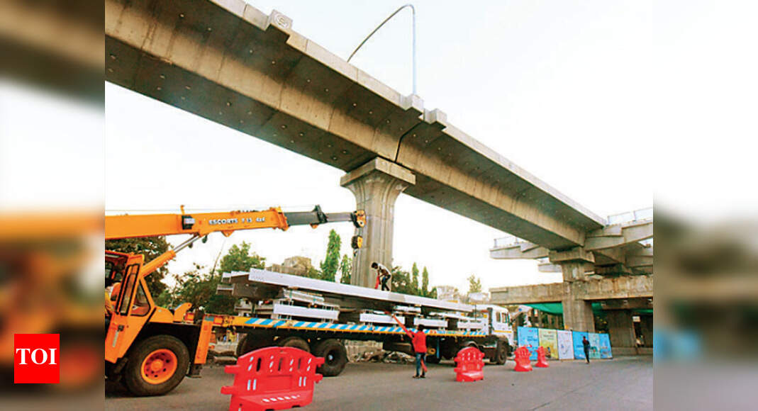 Pune: Metro work keeps many back & busy | Pune News - Times of India
