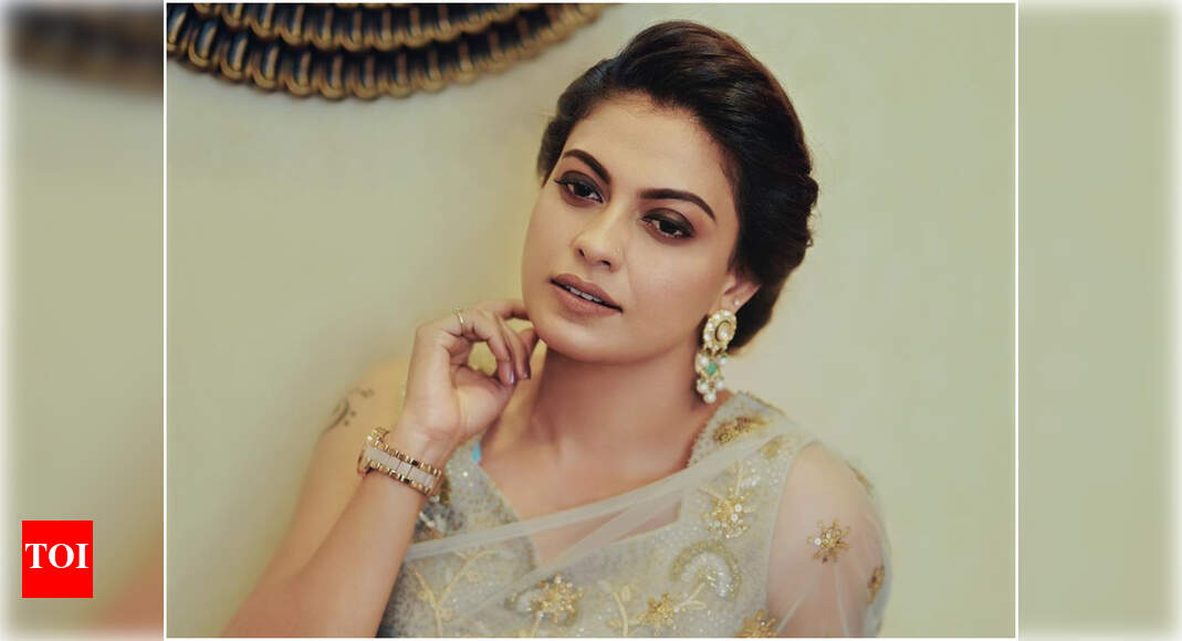 Photo: Anusree had a special guest at her home today! | Malayalam Movie ...