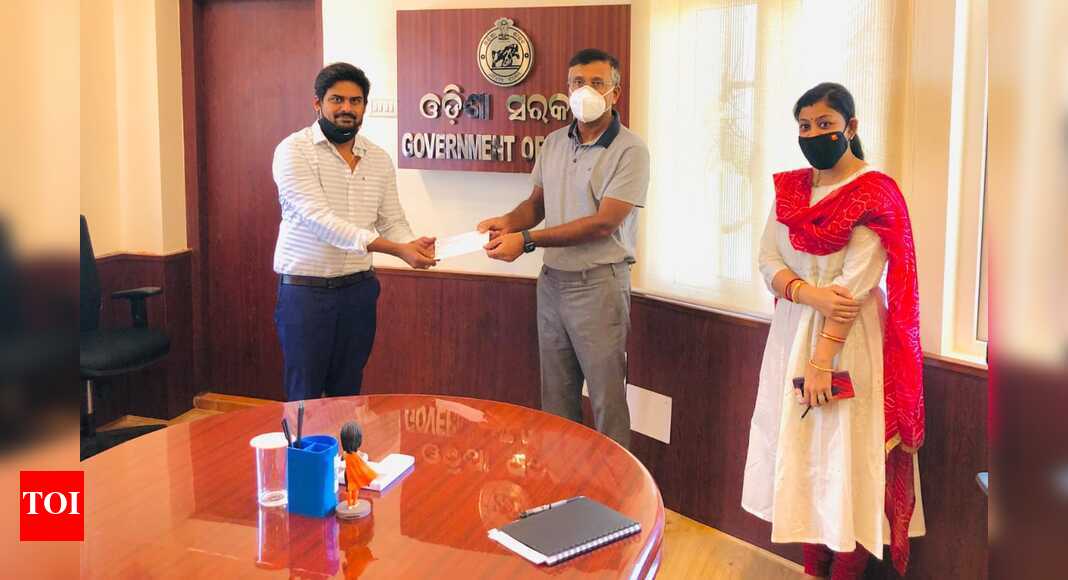 Ardhendu donates to CM Relief Fund | Events Movie News - The Times of India