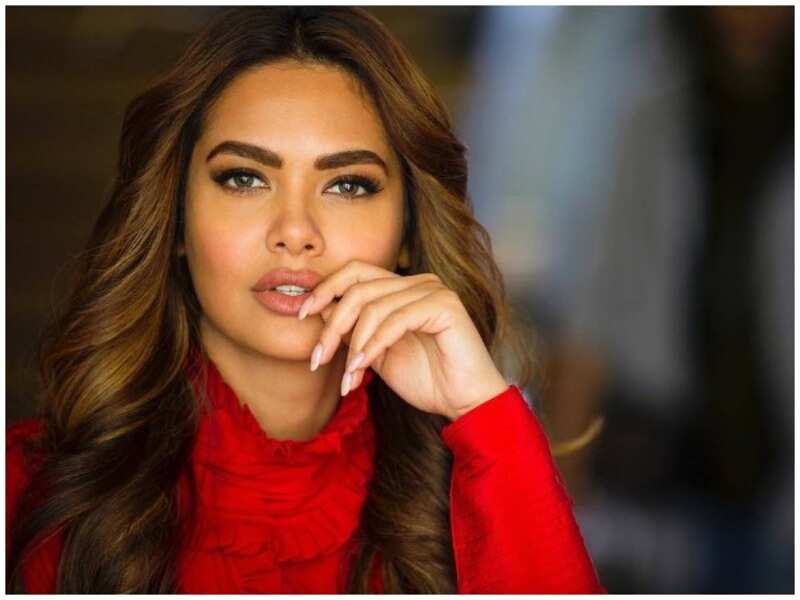 Esha Gupta loves singing! Is there a playback singer in the making ...