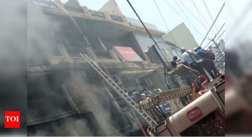 Gwalior Fire News: Seven charred to death in Gwalior building fire ...