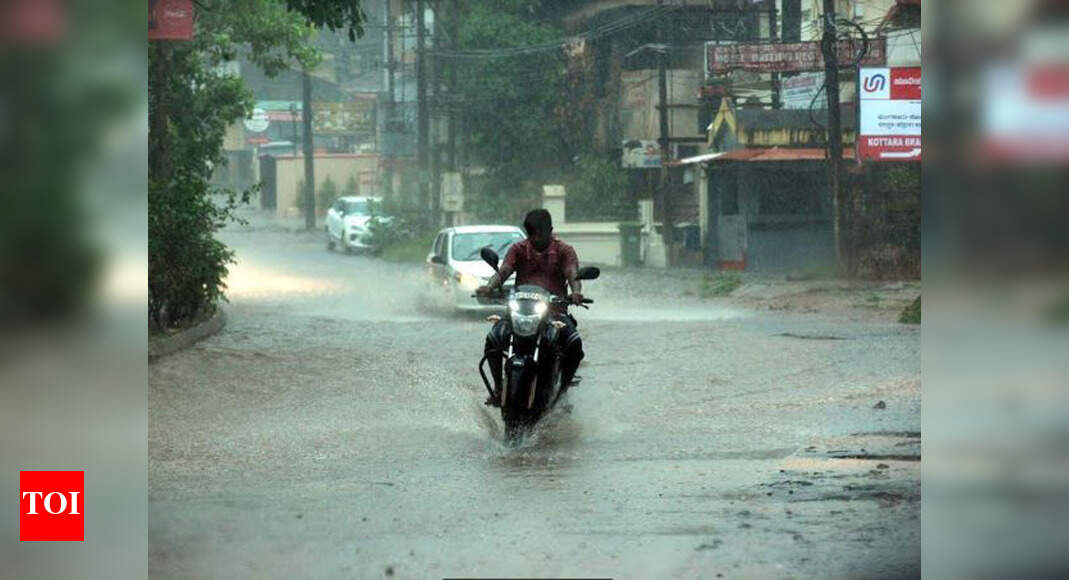 Rain in Karnataka: Heavy rains lash coastal districts of Karnataka ...