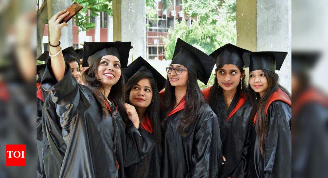UGC Dual Degree: Students can now pursue 2 degree courses simultaneously | - Times of India