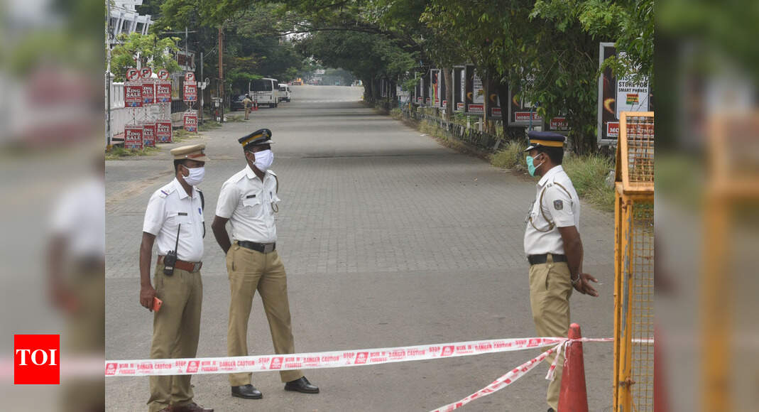 Kochi: Police conduct surprise checks for lockdown enforcement | Kochi ...