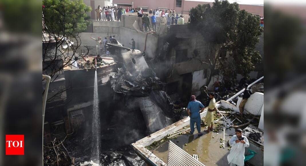 Pakistan Flight Crash: Pakistan crash pilot sent Mayday with 'lost ...