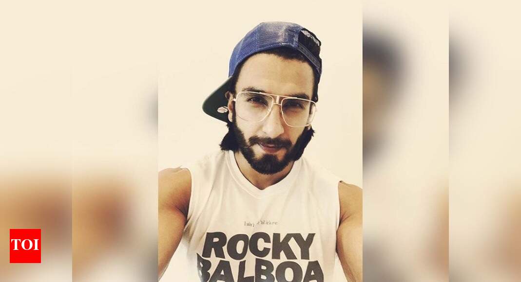 Ranveer Singh greets his fans with a cool selfie; captions the post ...