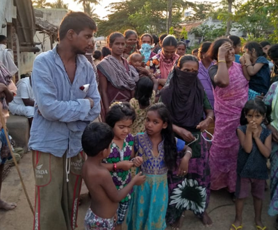 Lockdown in Tamil Nadu: Narikurava women making bead ornament lose ...