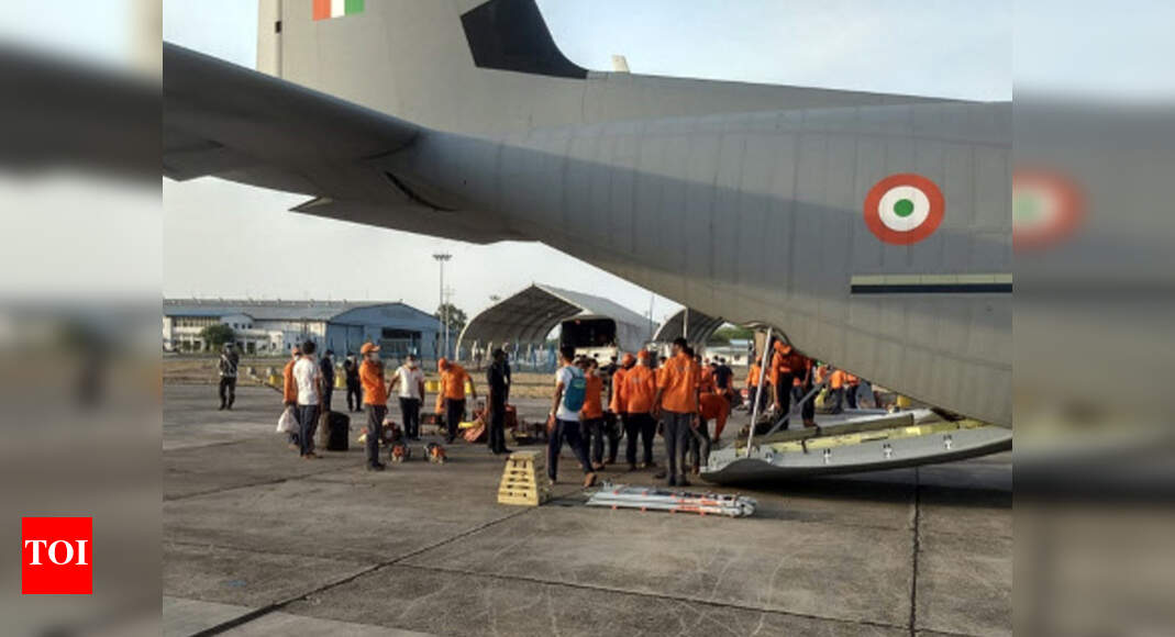 Centre rushes 10 more NDRF teams to cyclone Amphan-hit West Bengal | Kolkata News - Times of India