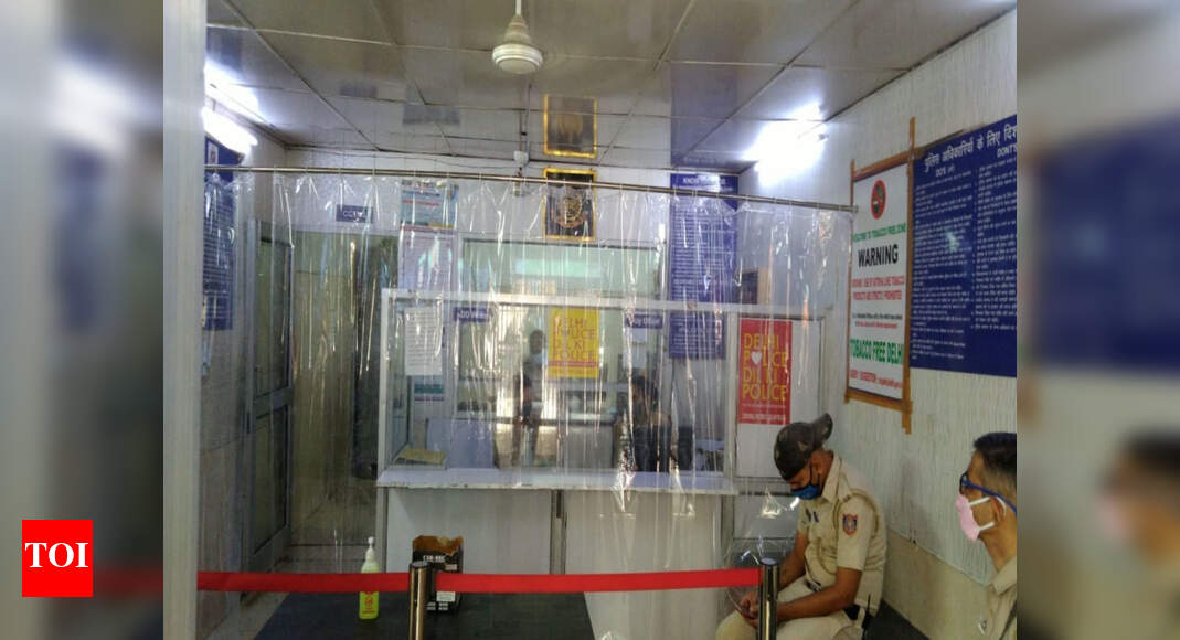 Partition screen at police station to ensure social distancing | Delhi ...
