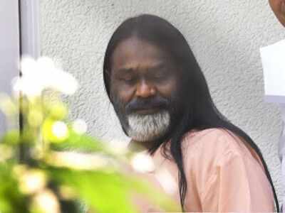 Daati Maharaj booked for performing ceremony | Delhi News - Times of India