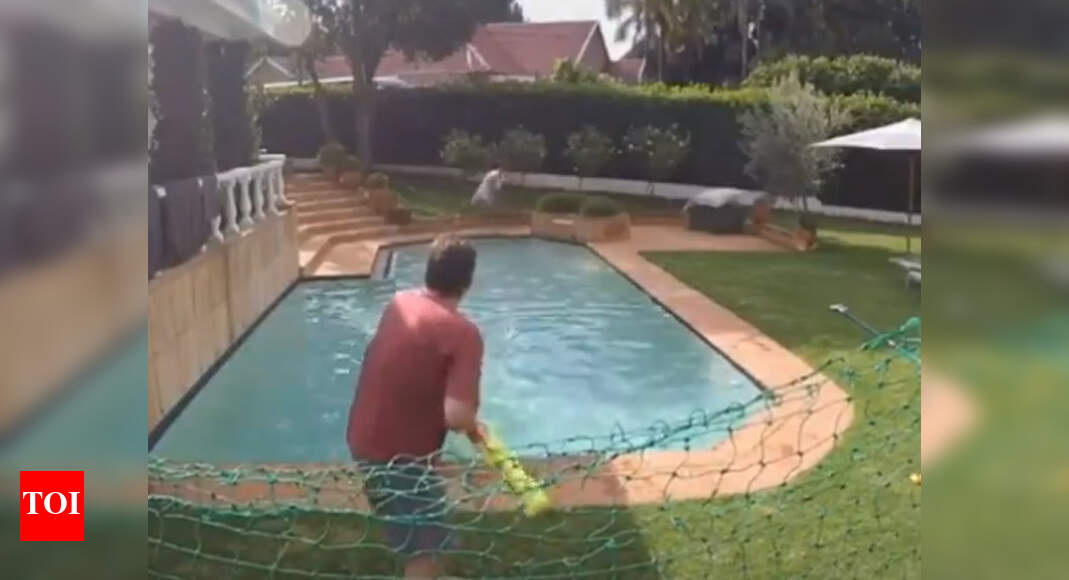 Batsman hit on face while playing pool cricket, video goes viral | Off ...