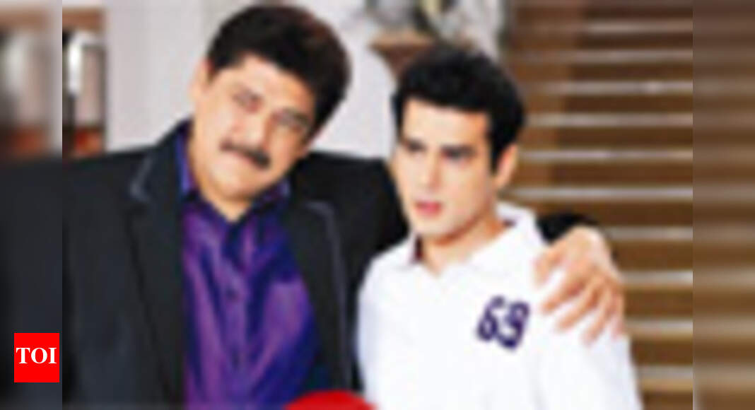 Pankaj Dheer to enter Papad Pole - Times of India