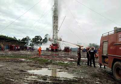 Assam Oil Well Explosion: Oil well explodes in Assam, villagers ...