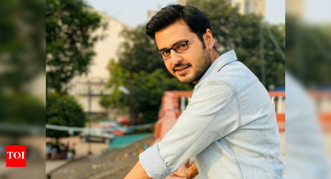 Did you know actor Neil Chatterjee is a singer too? - Times of India