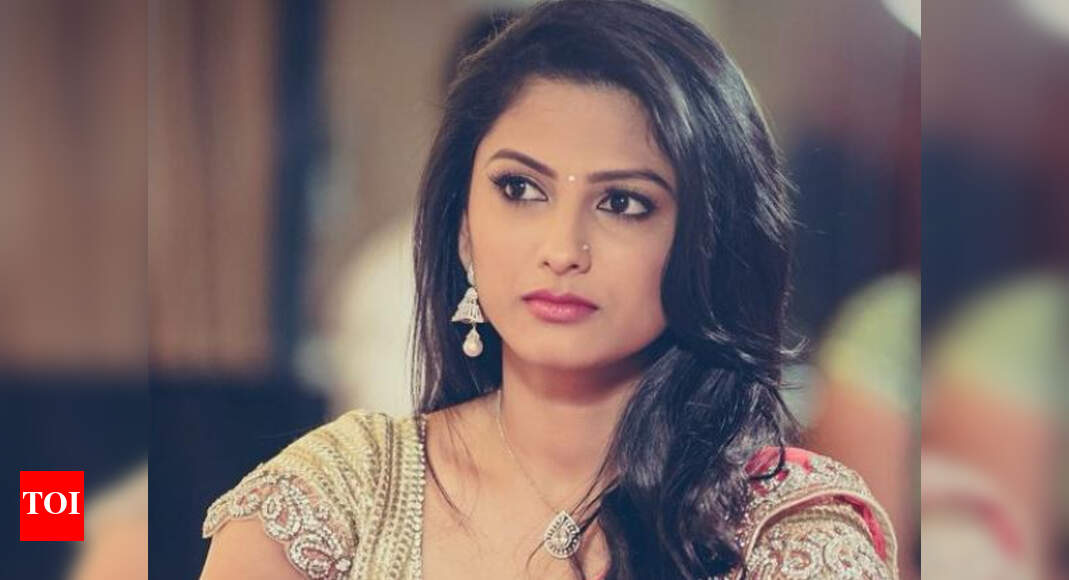 Rucha Hasabnis will return to acting on one condition - Times of India