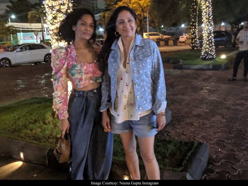 Neena Gupta shares an uncropped screenshot with daughter Masaba and ...