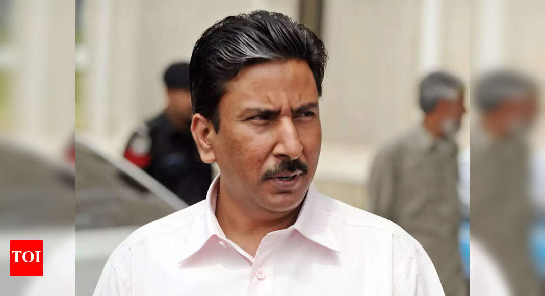 Tainted Salim Malik refuses to answer PCB questionnaire, instead ...