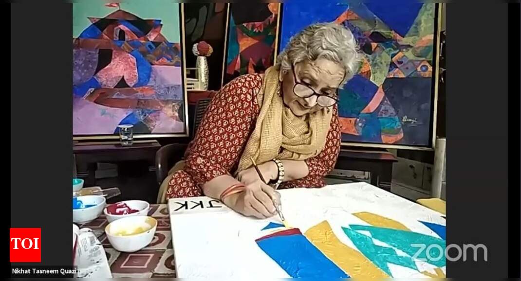 Viewers learn the art of creating abstract painting through online ...