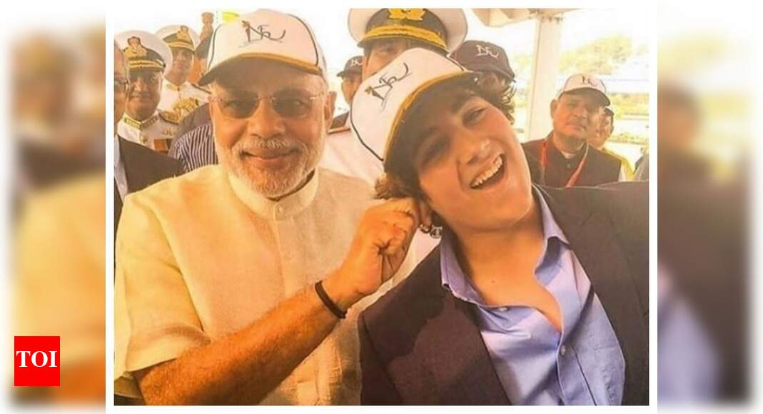 THIS picture of PM Narendra Modi pulling Akshay Kumar’s son Aarav’s ear ...