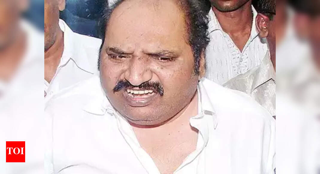 J Anbazhagan: Condition of DMK MLA J Anbazhagan remains critical ...