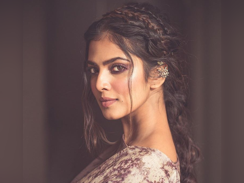 Malavika Mohanan is waiting to watch her on screen chemistry with Vijay ...