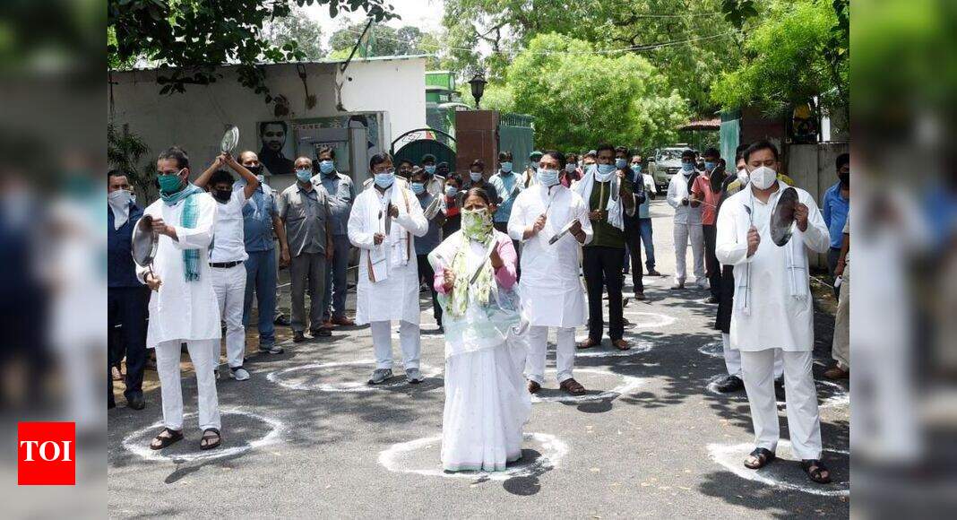 Ahead of Amit Shah's rally, RJD beats utensils in protest | India News ...